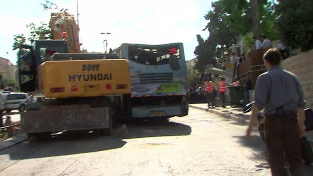 Israel: Suspected 'attack' on bus with digger in Jerusalem - BBC News