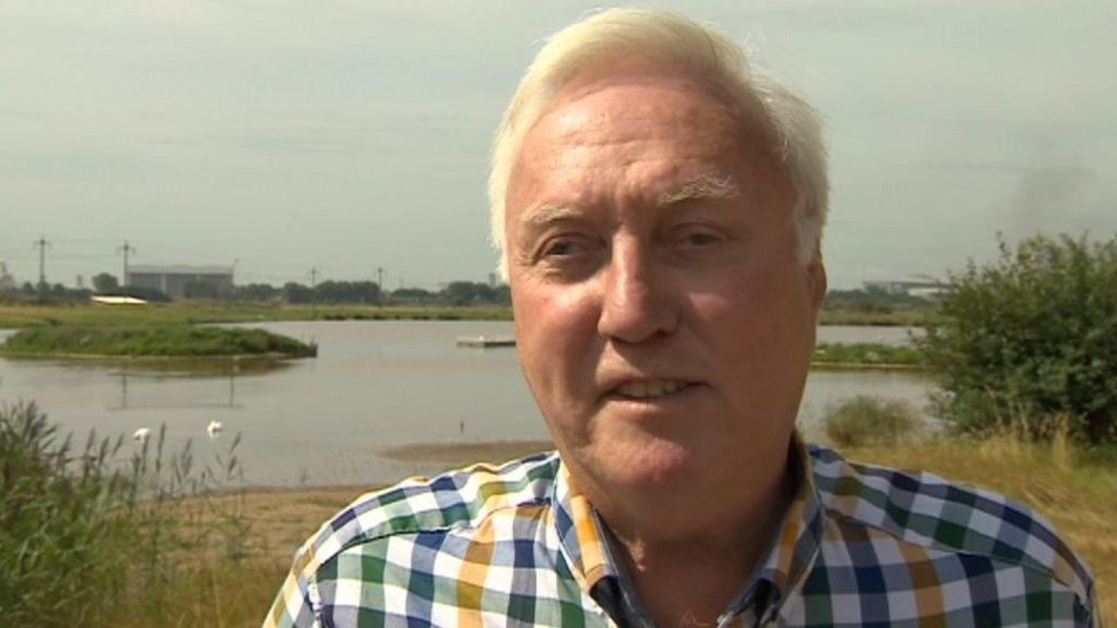 RSPB Saltholme Nature Reserve founder honoured by prime minister - BBC News