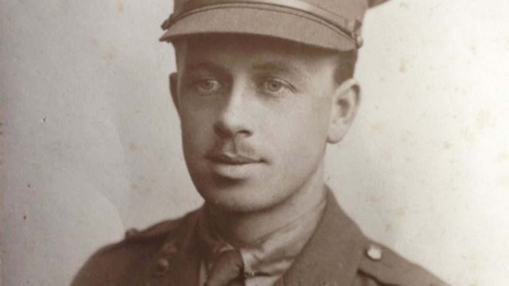 World War One: BBC presenter on trail of war hero ancestor - BBC News