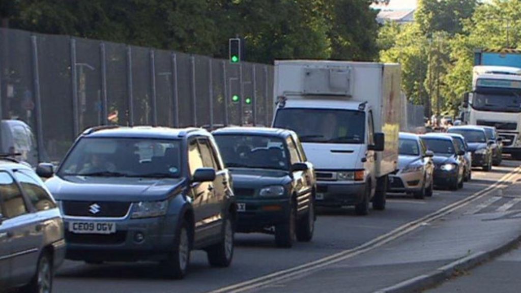 Nato summit: Cardiff security 'causing chaos' - BBC News