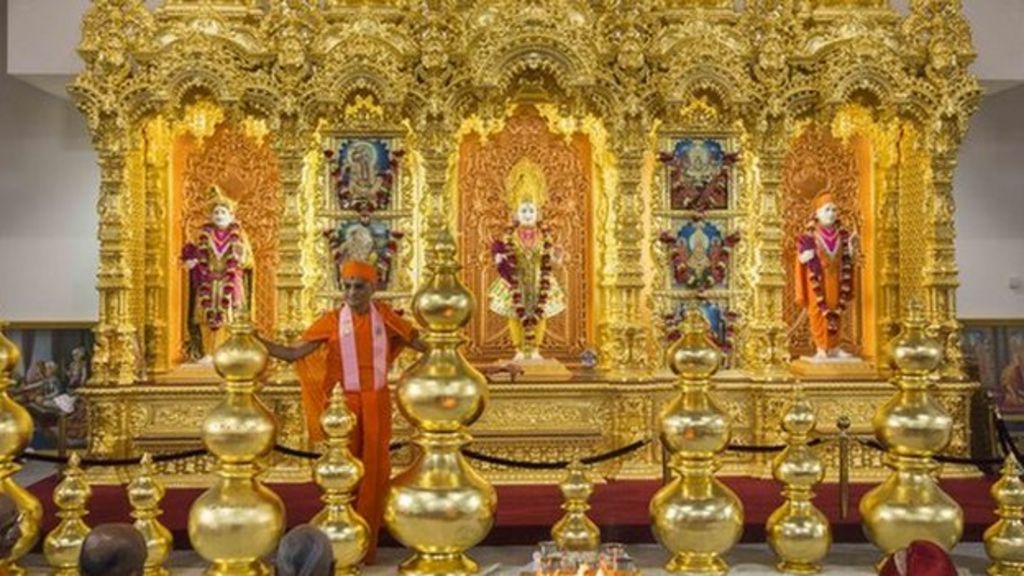 £20m Hindu temple funded by community opens in London - BBC News