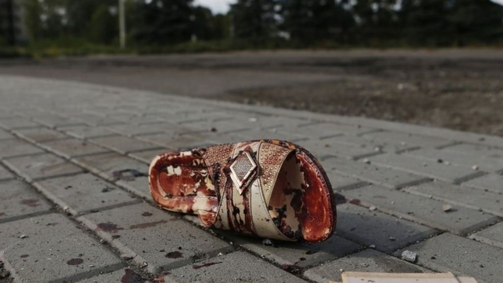 Ukraine conflict: Fierce battle for town of Ilovaisk - BBC News