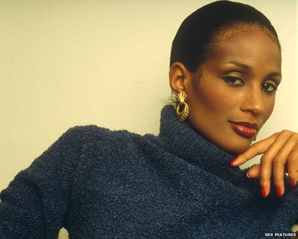 American Vogue's first black cover girl - BBC News