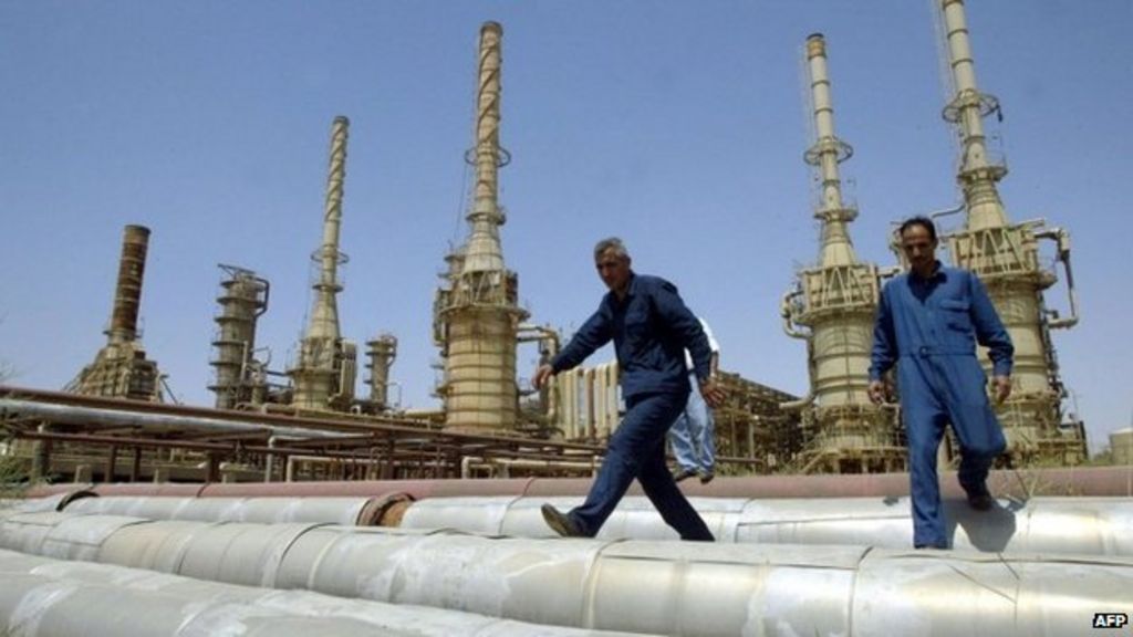 Iraq forces defeat militant push to take oil refinery - BBC News