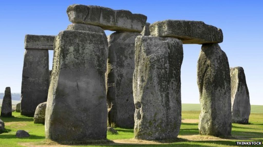 Stonehenge 'complete circle' evidence found - BBC News