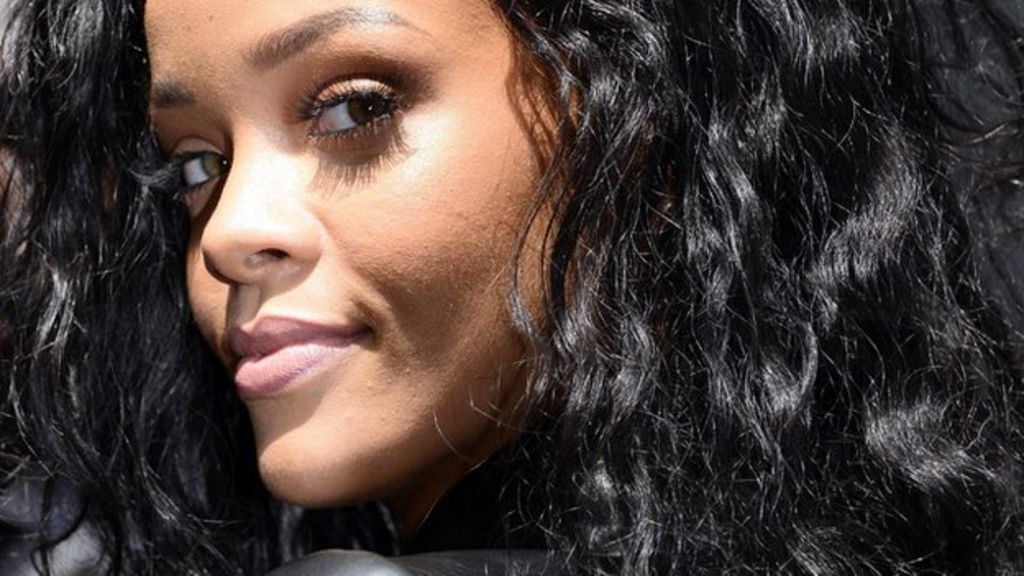 Celebrity hacks: How to protect yourself in the cloud - BBC News