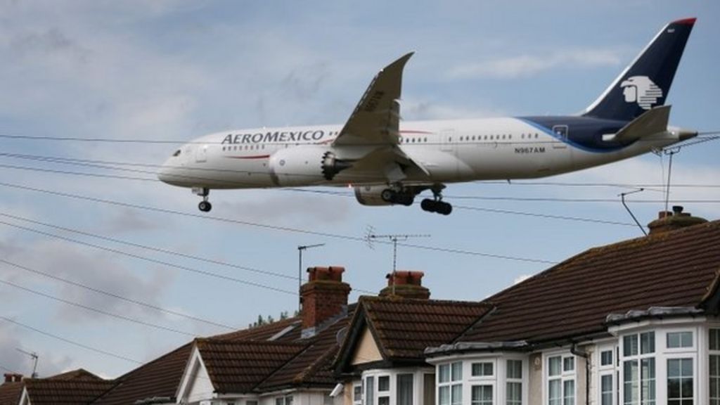 Residents give their views on possible Heathrow expansion - BBC News