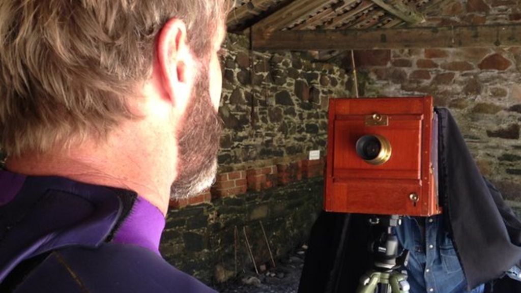 Rock photographer inspired by Victorian camera - BBC News
