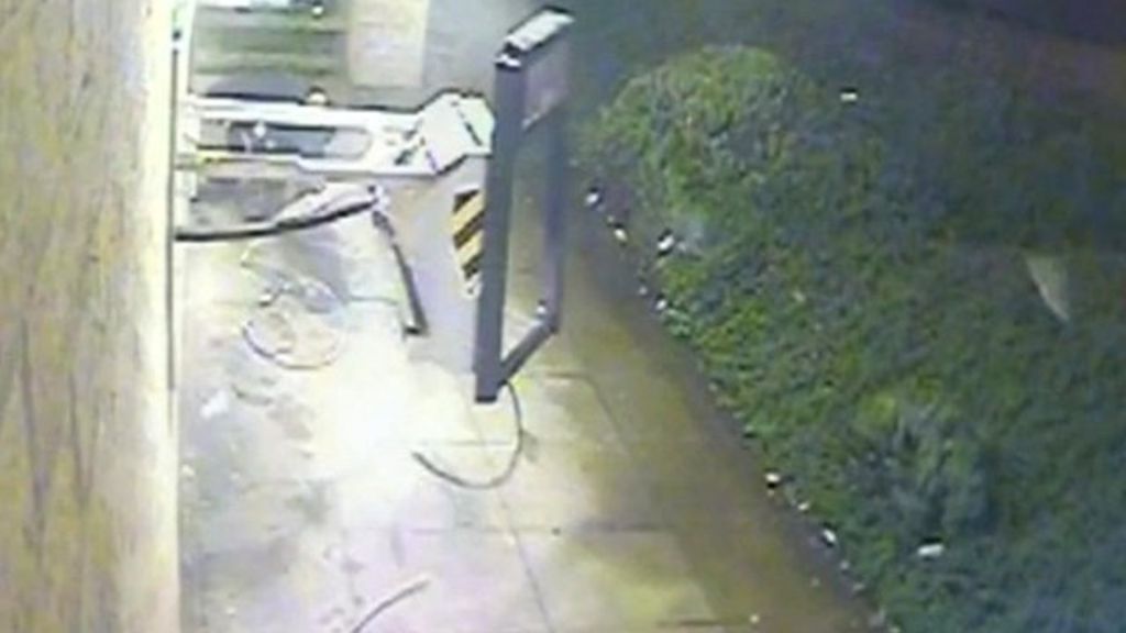 Gas blast cash machine gang jailed - BBC News