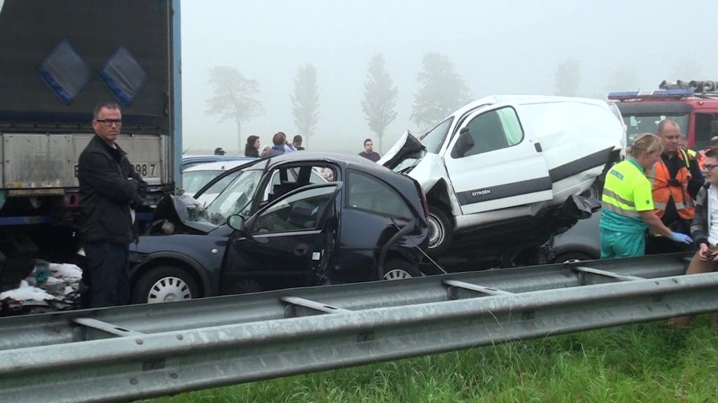 Two killed in 150 car pile-up in the Netherlands - BBC News