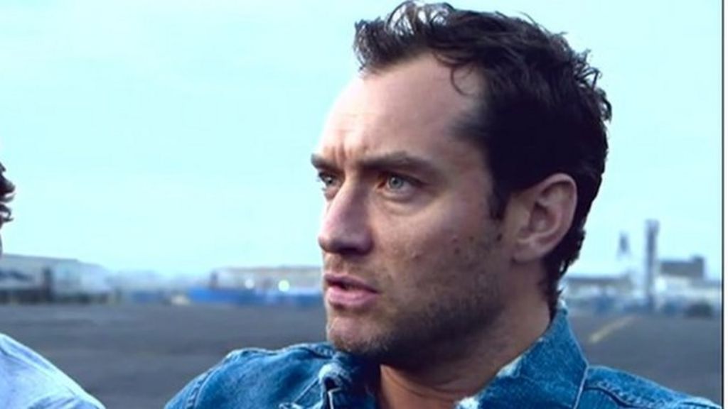 Jude Law calls on more international attention to DR Congo - BBC News