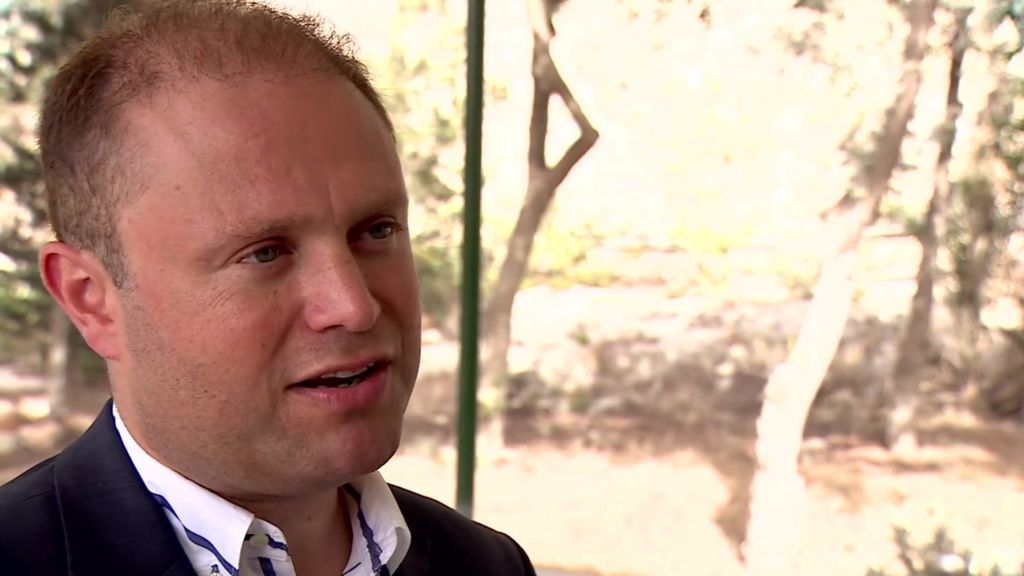 Refugee crisis: Malta sinking was 'mass murder' - PM Muscat - BBC News