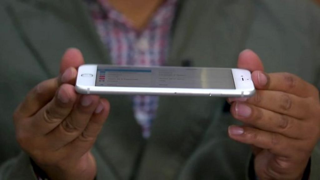 Bent iPhone claims put Apple under pressure to respond - BBC News