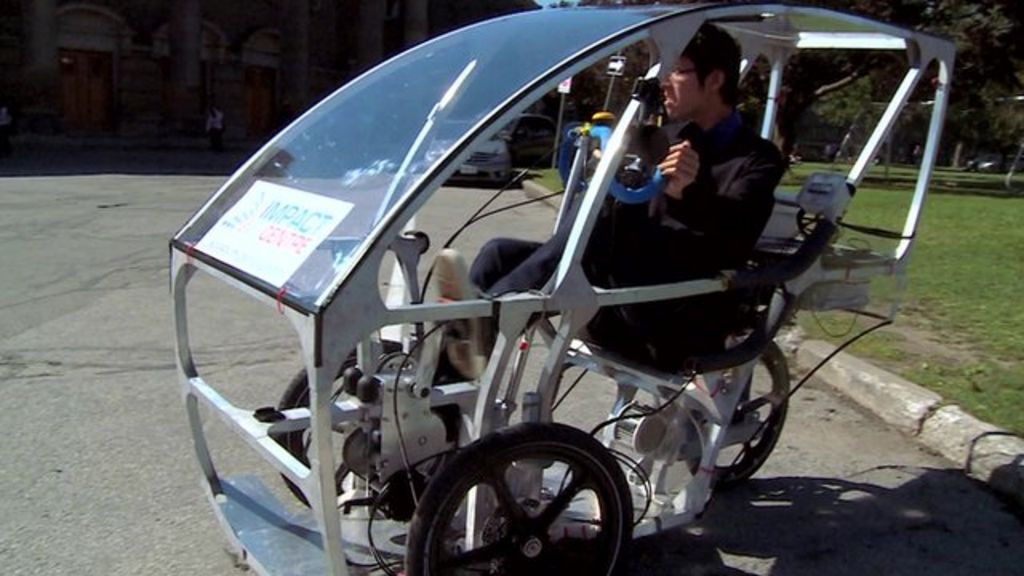 Test driving the smart electric 'carbike' - BBC News