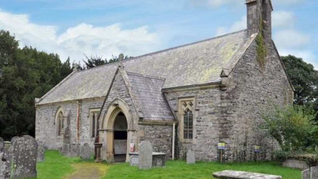 Bala centre celebrates Mary Jones' bible walk - BBC News