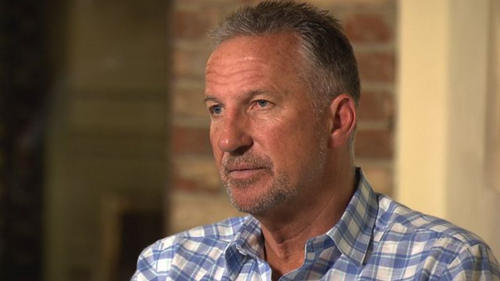 Sir Ian Botham on coping with a parent with dementia - BBC News