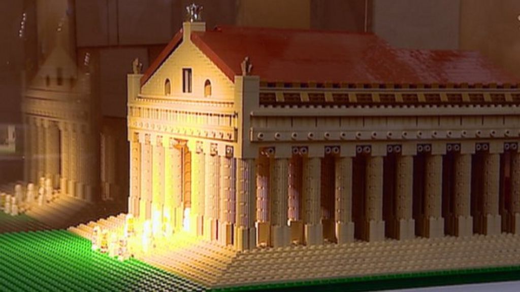 Lego art exhibition opens in Paisley - BBC News