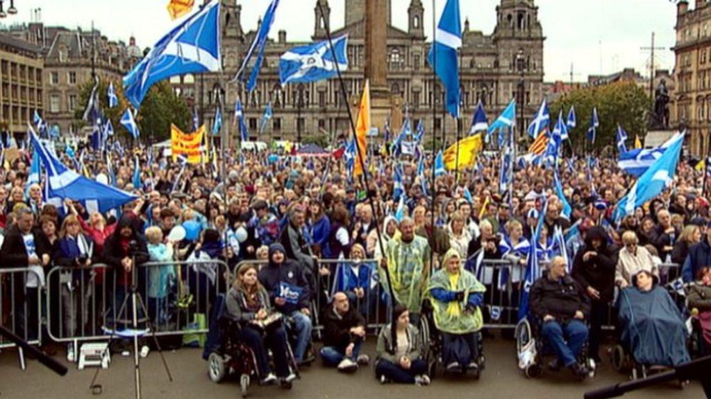 Thousands attend Glasgow pro-independence rally - BBC News