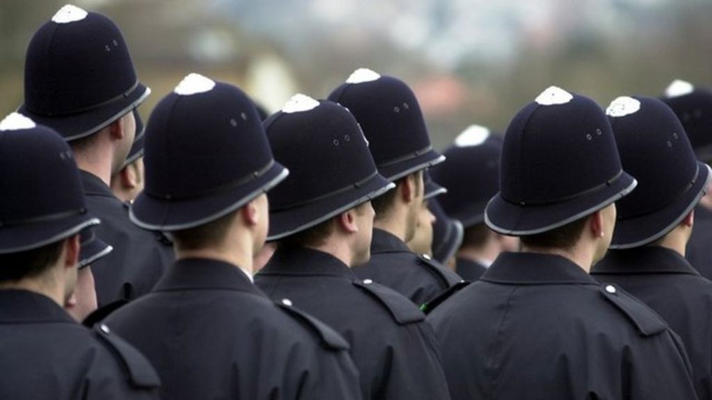 Police 'failing undercover officers' - HMIC report - BBC News