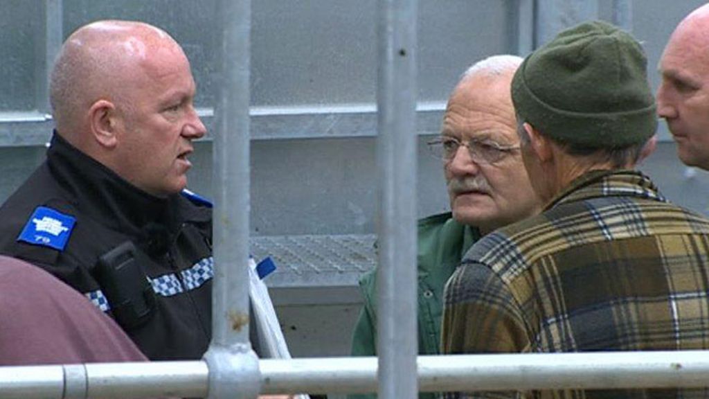 Gwent Police Farm Watch helps cut crime 30% - BBC News