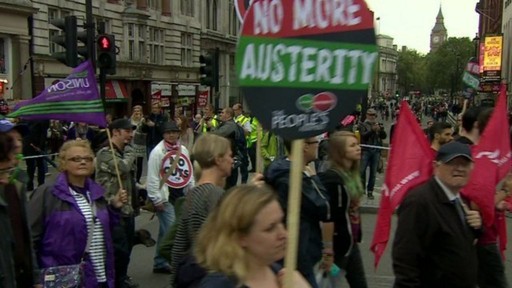 Union marches: Thousands demonstrate over pay - BBC News