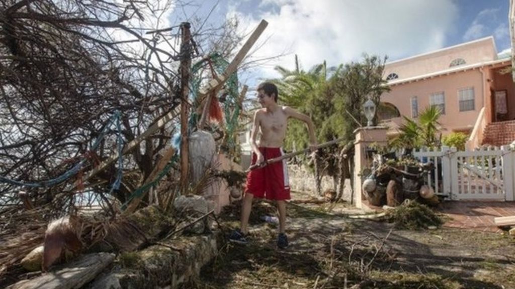 Bermuda cleans up after Hurricane Gonzalo - BBC News