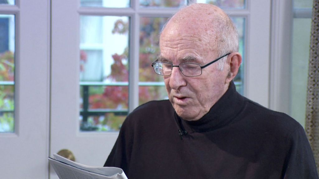 Clive James reads his poem Japanese Maple - BBC News