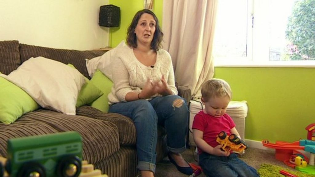 Mental health and motherhood: Three mums' experiences - BBC News