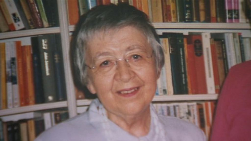 Right to die campaigner Jean Davies starved herself to death - BBC News