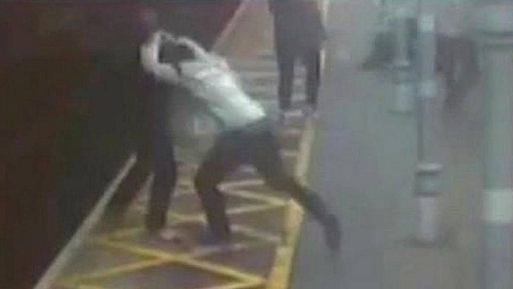 Ipswich deaf blind man pushed on to tracks at Chelmsford station - BBC News
