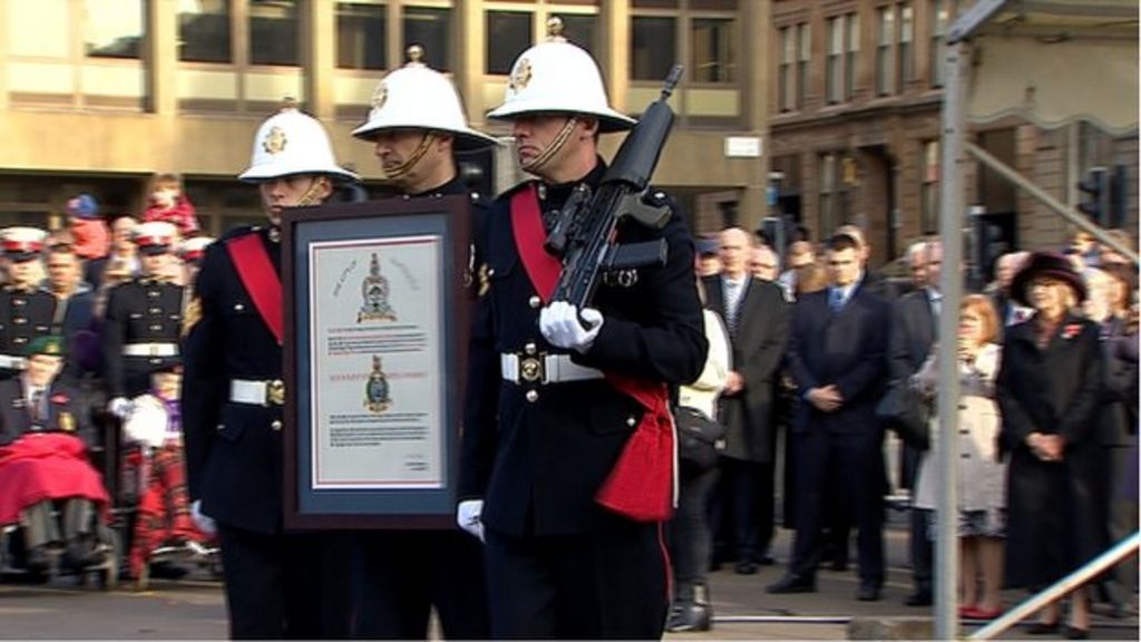 Royal Marines parade as they receive Freedom of Glasgow - BBC News