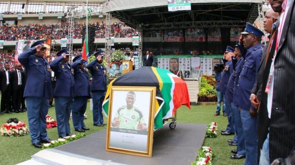 Senzo Meyiwa funeral: South Africa mourns shot footballer - BBC News