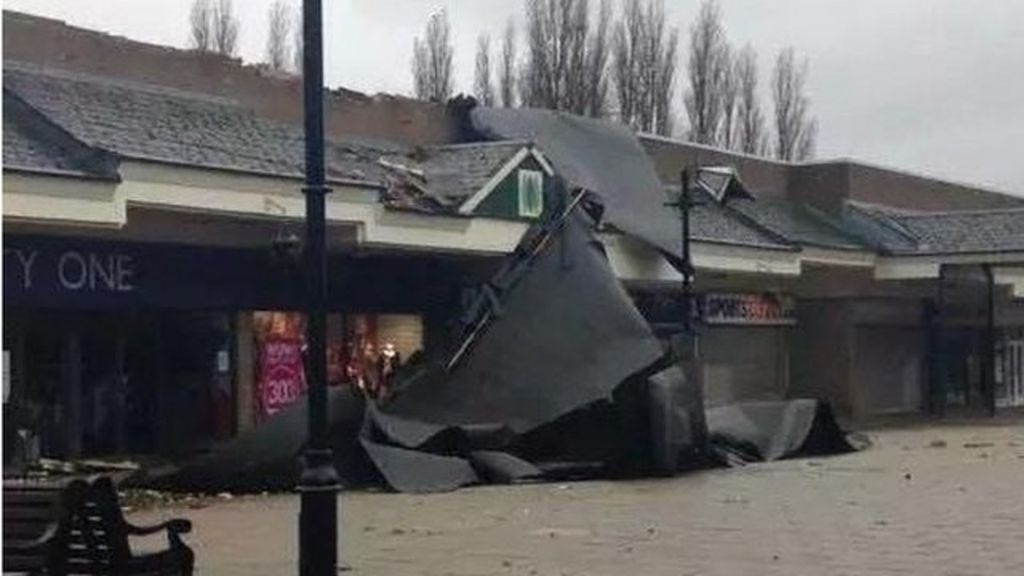 Coalville shopping centre closed after wind damage - BBC News