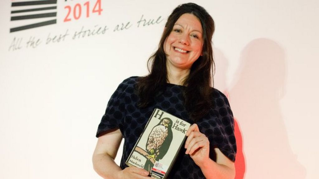 Samuel Johnson prize winner Helen Macdonald 'felt rage' - BBC News