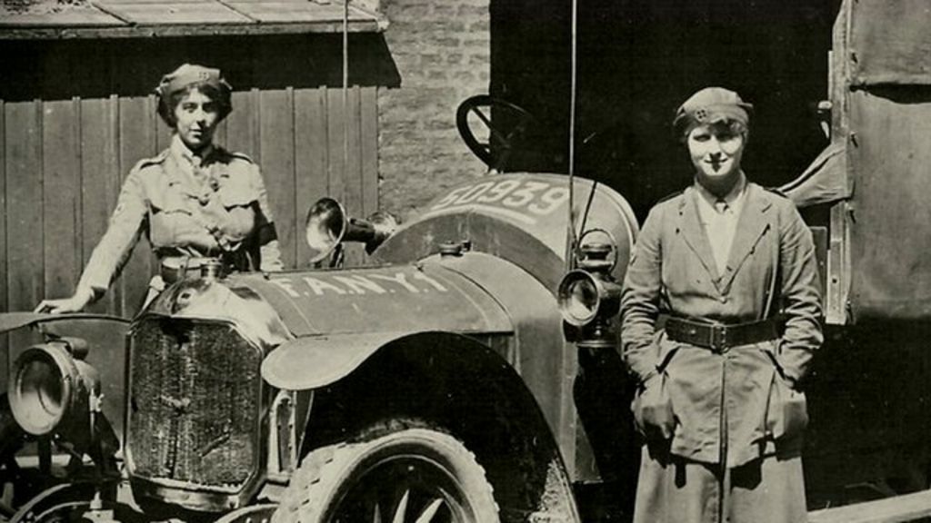 The World War One women who went to the front line - BBC News