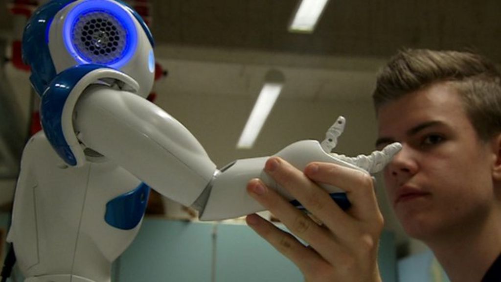 Robots 'helping autistic pupils build social skills' - BBC News