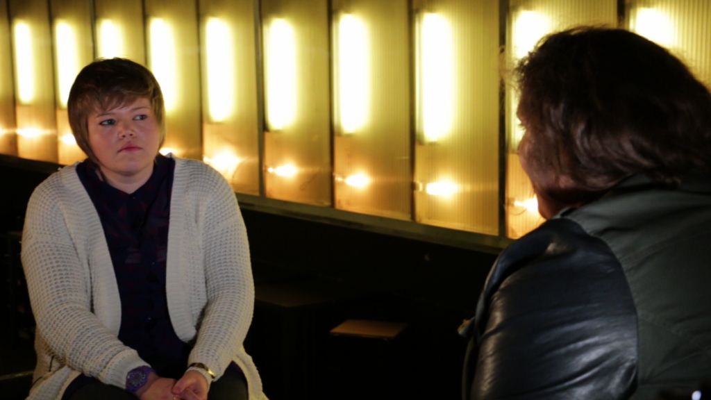 What is a troll thinking when they send abuse online? - BBC News