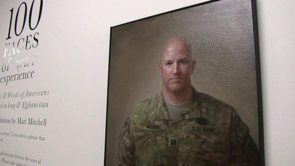 Artist Matt Mitchell paints portraits of 100 US veterans - BBC News