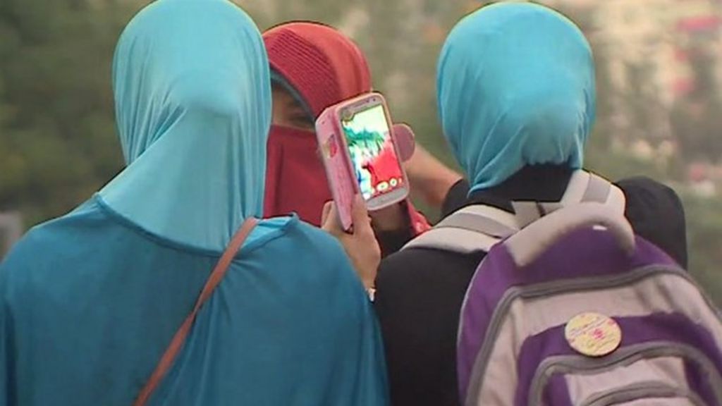 Hong Kong murders: Tracing victim Sumarti Ningsih's journey - BBC News