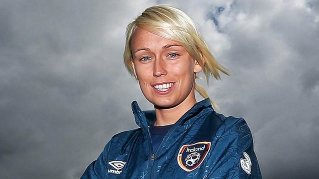 Stephanie Roche 'can't wait' to see if she has won Fifa award - BBC News