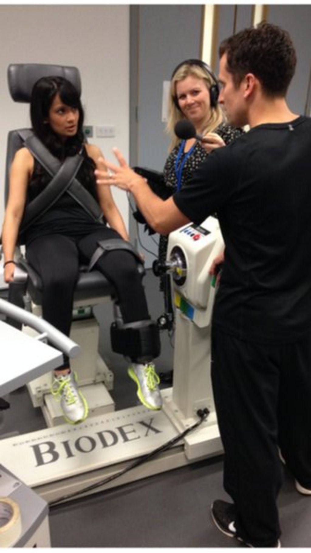 What happens in a football medical? - BBC News