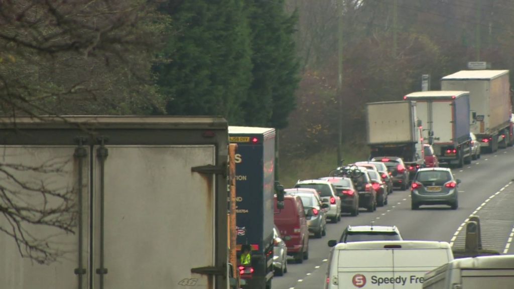 Mottram bypass announced in roadwork scheme - BBC News