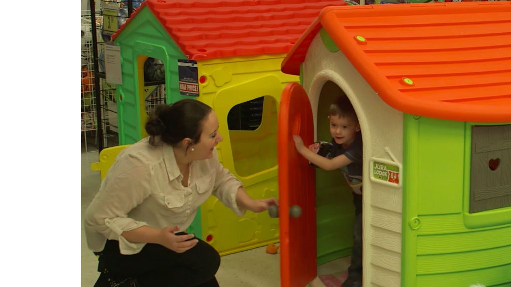 Autism-friendly event goes national - BBC News