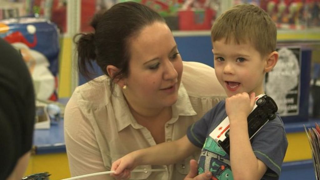 Autism-friendly event goes national - BBC News