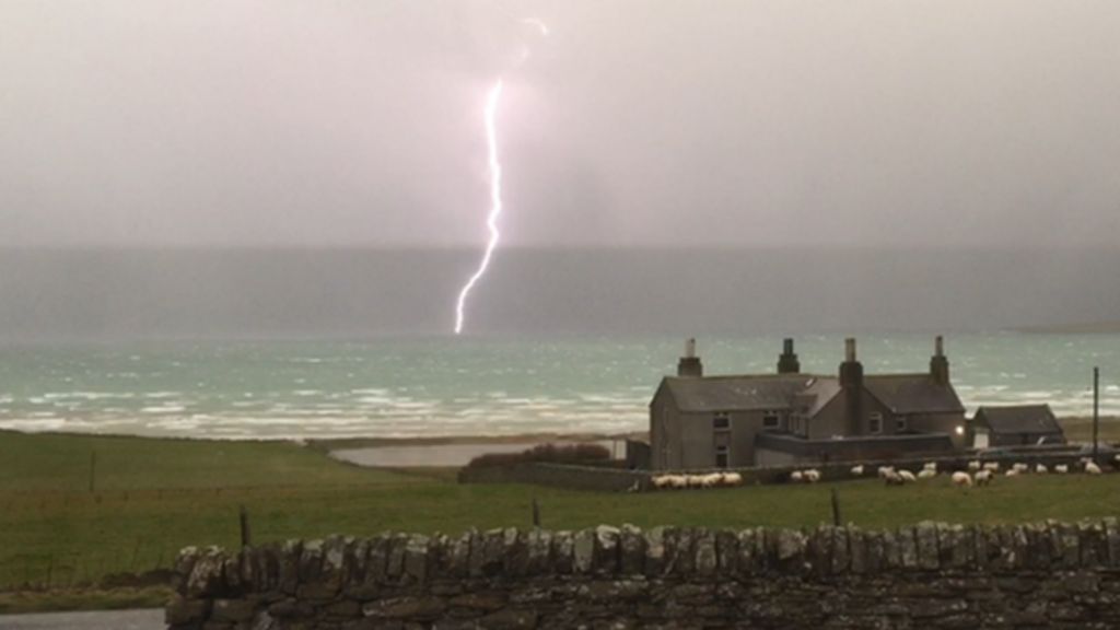 Thousands of homes have power restored after lightning strikes - BBC News
