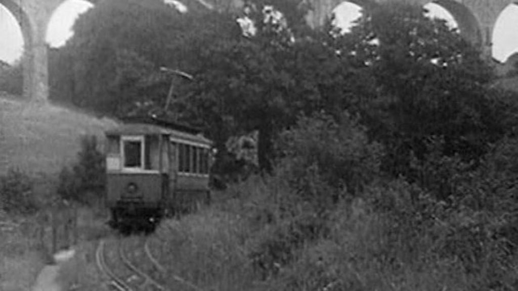 From the archive: Newry to Bessbrook tram - BBC News