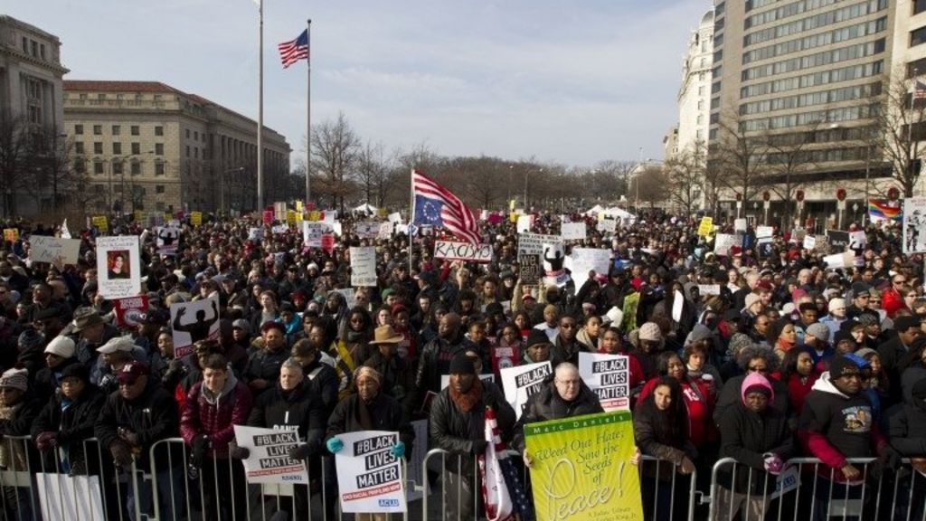 Thousands protest in USA capital city - BBC Newsround