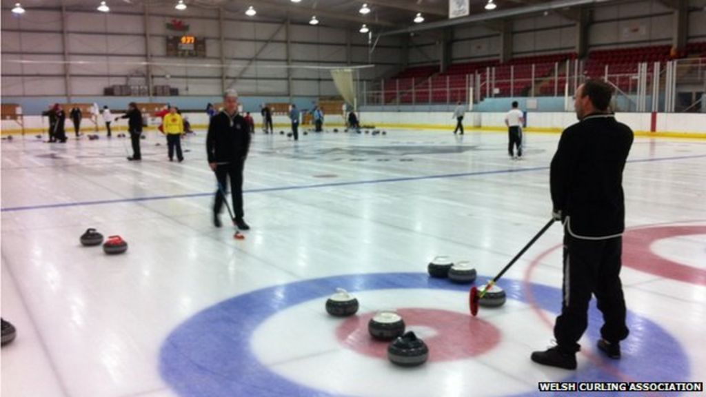 Bid to open new curling facilities near Deeside ice rink - BBC News