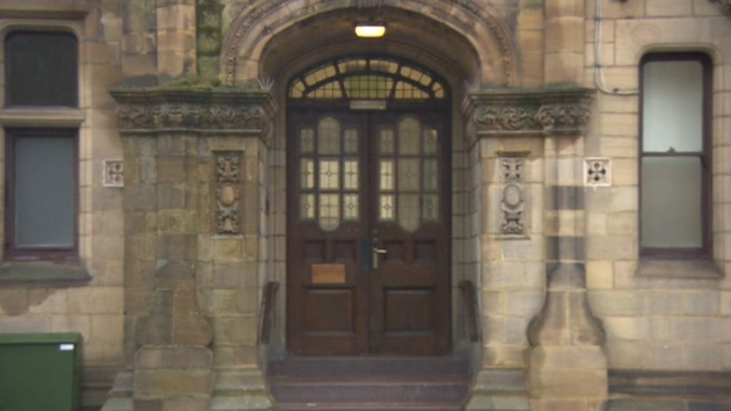 Hebden Bridge Town Hall changes as spending reduced - BBC News