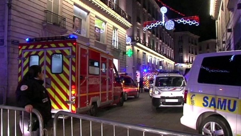 France attack: Van driven into shoppers in Nantes - BBC News
